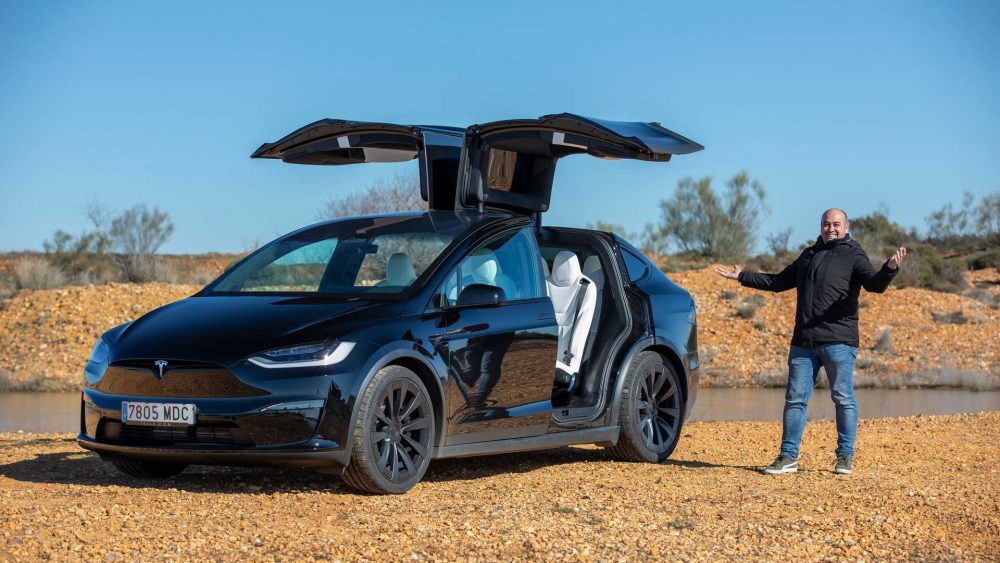 Tesla Model X Plaid: Combining Luxury & Performance - Cash Roadster