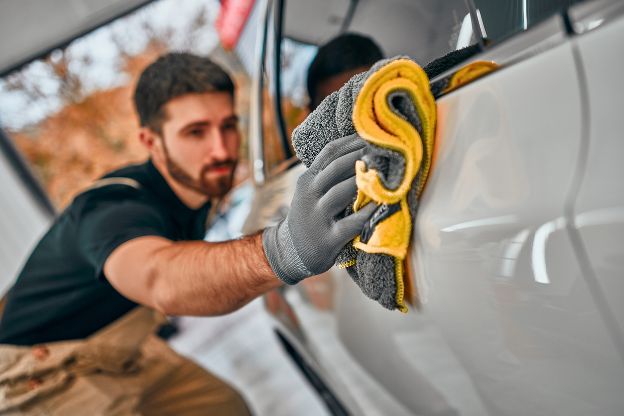 How to Use Rubbing Compound to Remove Car Scratches - Cash Roadster