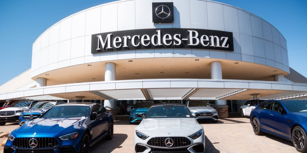 Mercedes-Benz Cuts Costs, Prioritizes Combustion Engines for Profit